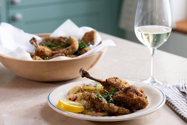 Backhendl mit Kürbiskernpanier - 0:50 h - Rezept - Servus
