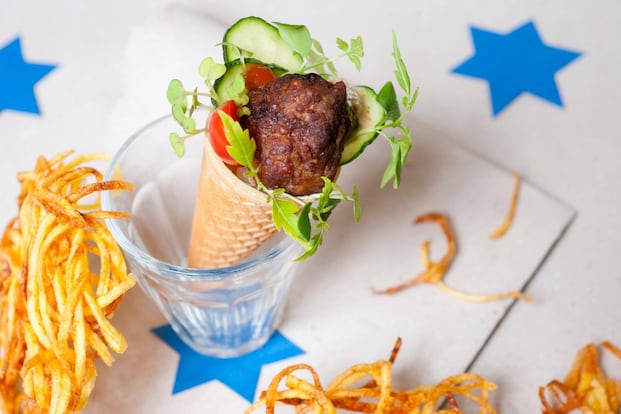 Fleischbällchen-Stanitzel - 1:00 h - Rezept - Servus