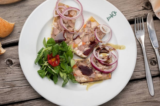 Sulz vom Schwein - 14:00 h - Rezept - Servus