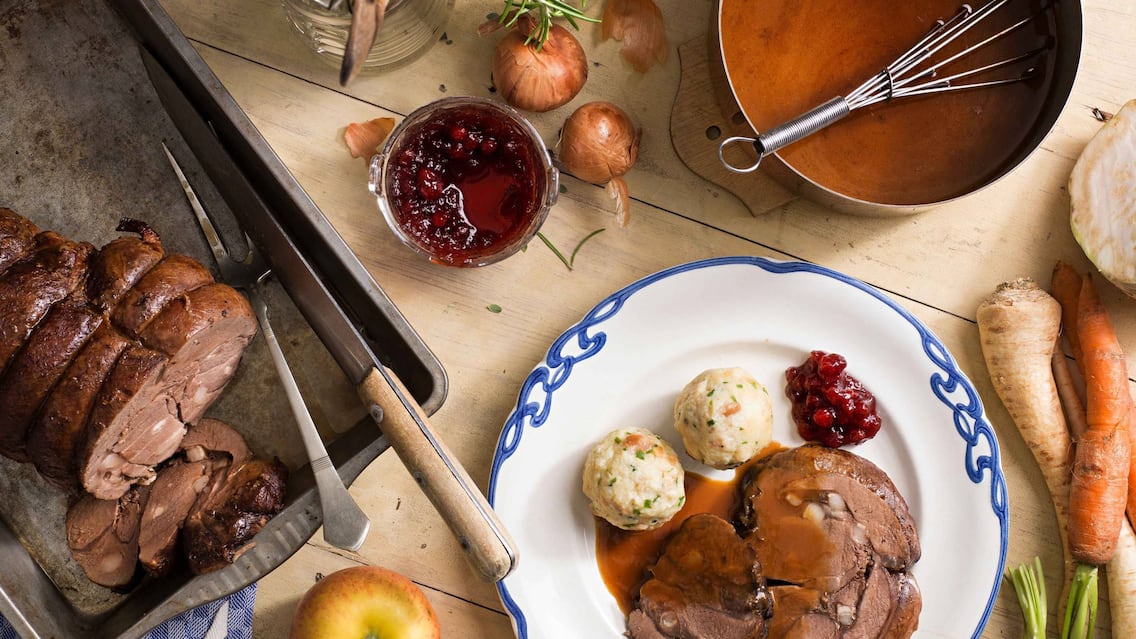 Gespickte Keule vom Maiboc... - Rezept - Servus