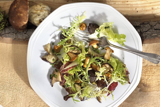 Sommerlicher Salat mit Pilzen und Kräuterschalotten - 0:40 h - Rezept ...